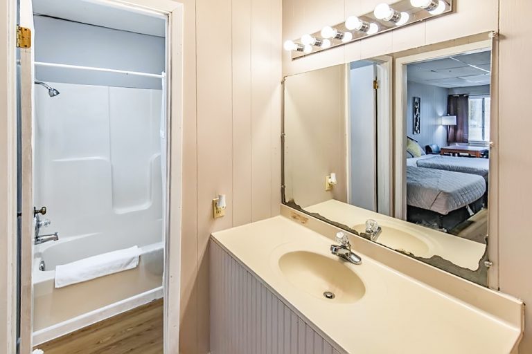 Bundick Lake Retreat Center & RV Park - Bundick Lake Retreat and RV Park